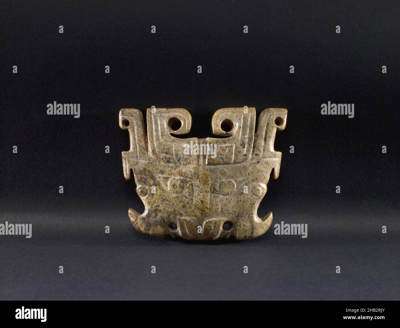 Plaque in the Form of a Zoomorphic Mask, Chinese, Shang dynasty, 1600 ...