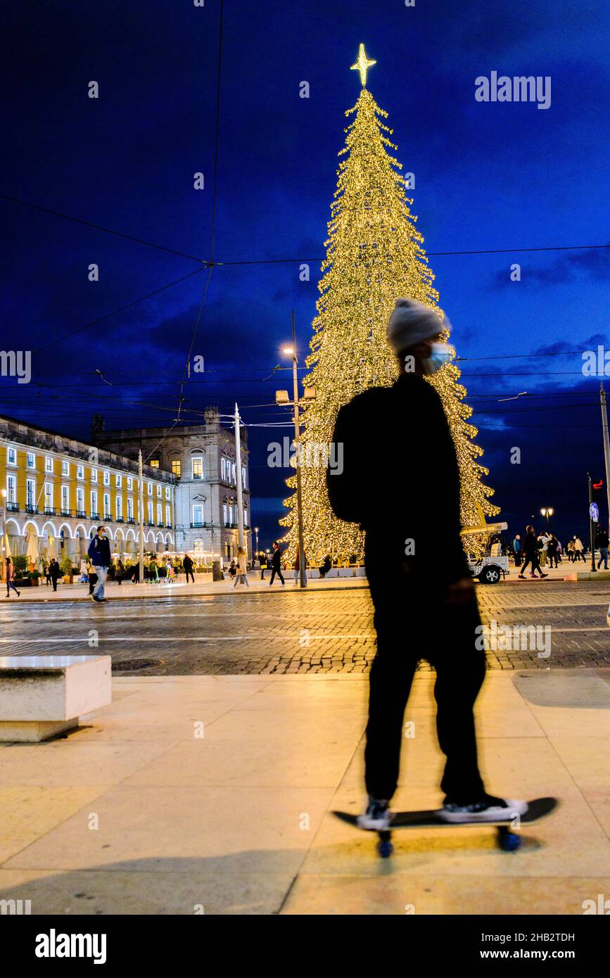 Christmas lights in Lisbon Stock Photo - Alamy