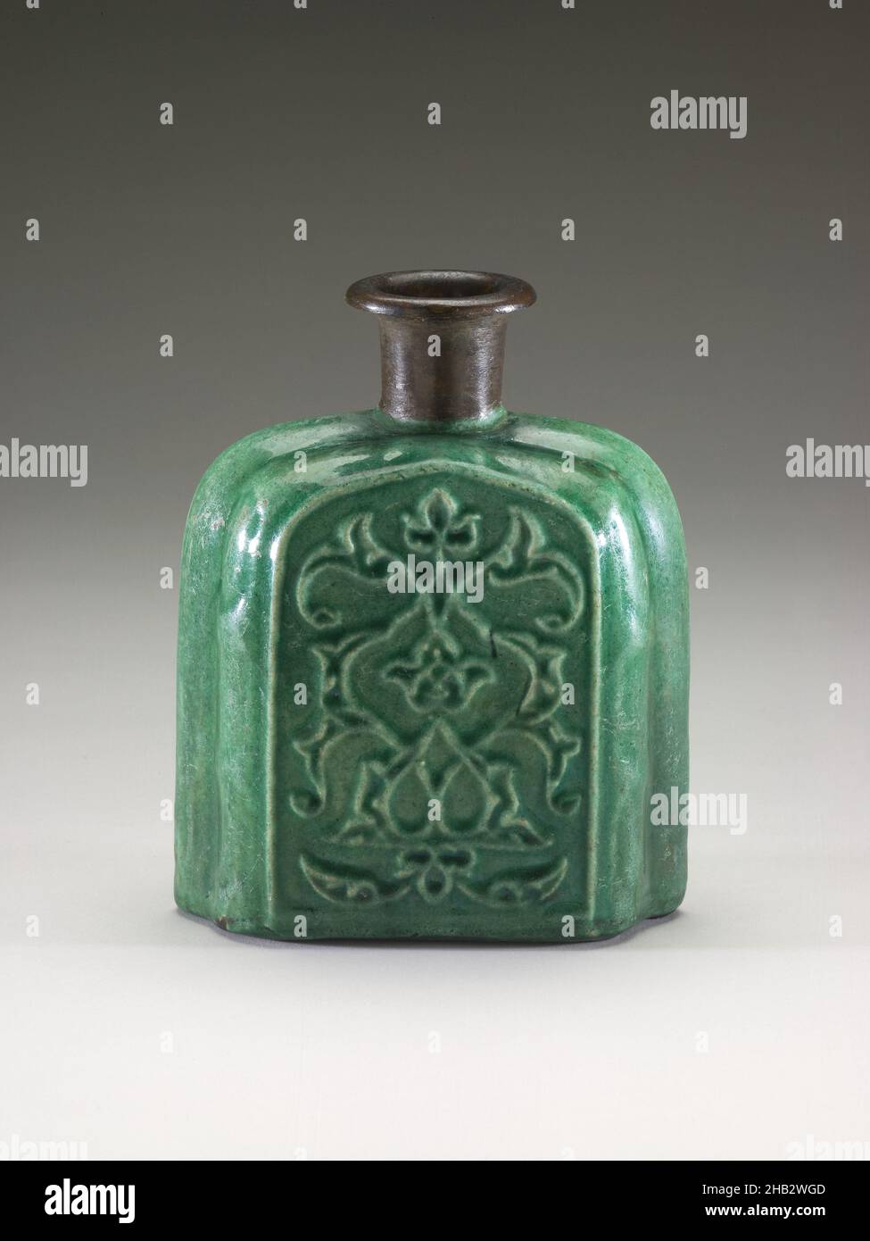 Bottle, Persian, Safavid period, 1501–1722, 16th or early 17th century ...