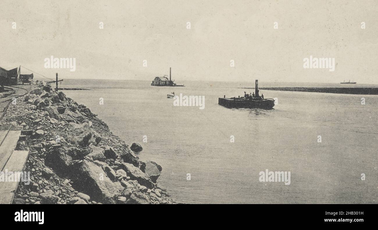 Dredge and boulder bank hi-res stock photography and images - Alamy