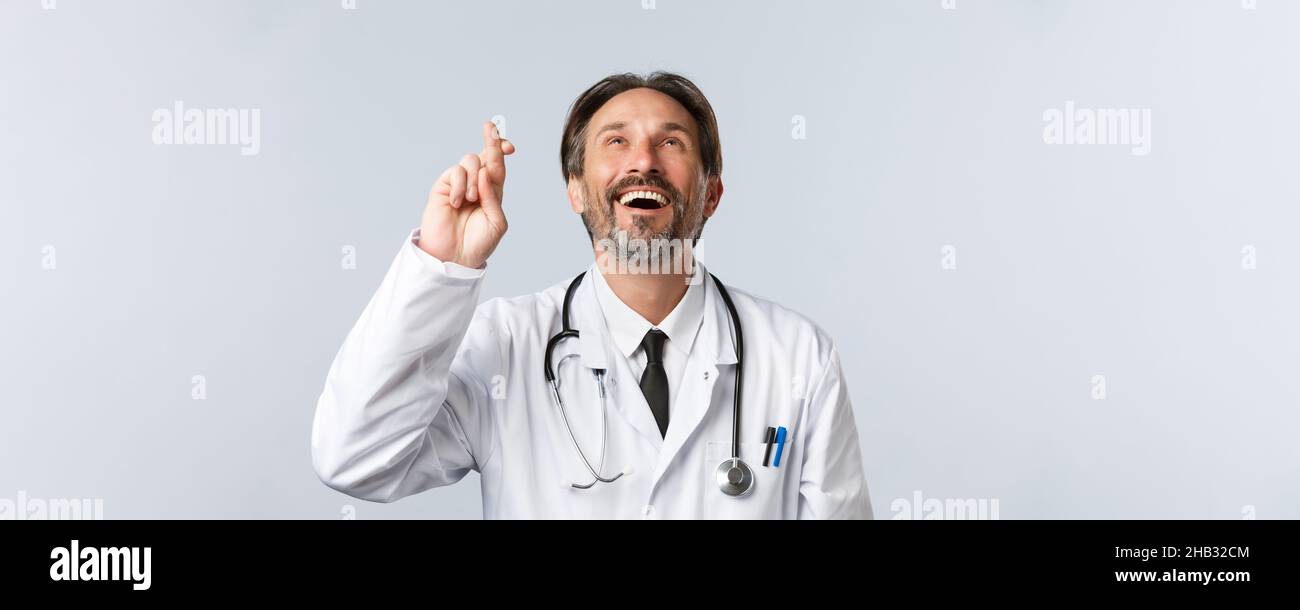 Covid-19, preventing virus, healthcare workers and vaccination concept ...