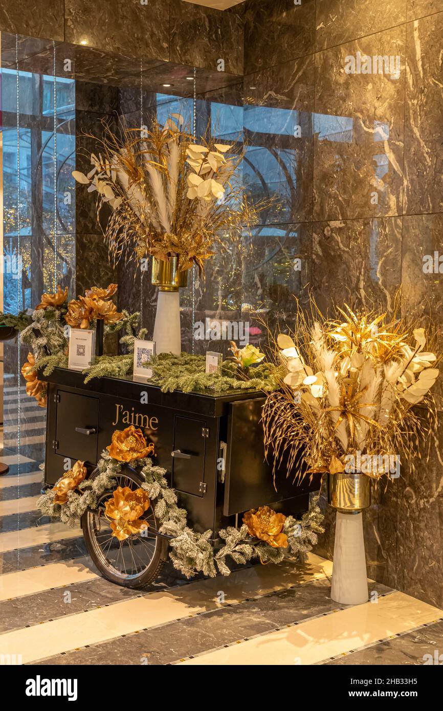Paris,France - 12 04 2021: Christmas flower cart inside a hall Stock ...