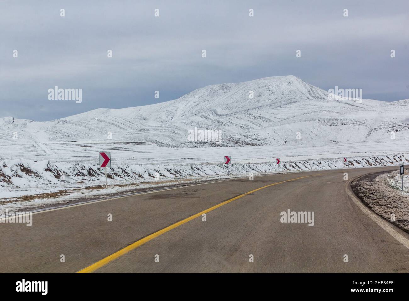 Winter snowy view of Road 875 between Quchan and Bajgiran, Iran Stock ...