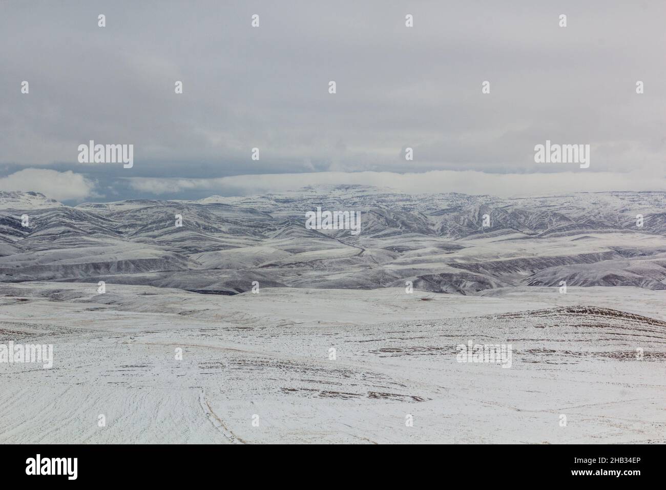 Winter snowy view of mountains of northeastern Iran Stock Photo - Alamy
