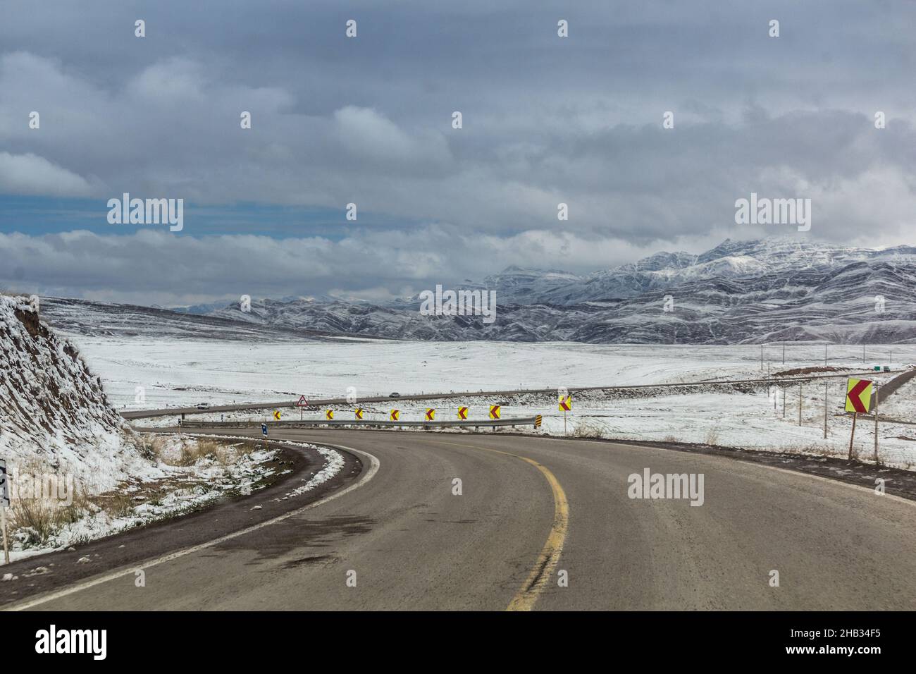 Winter snowy view of Road 875 between Quchan and Bajgiran, Iran Stock ...