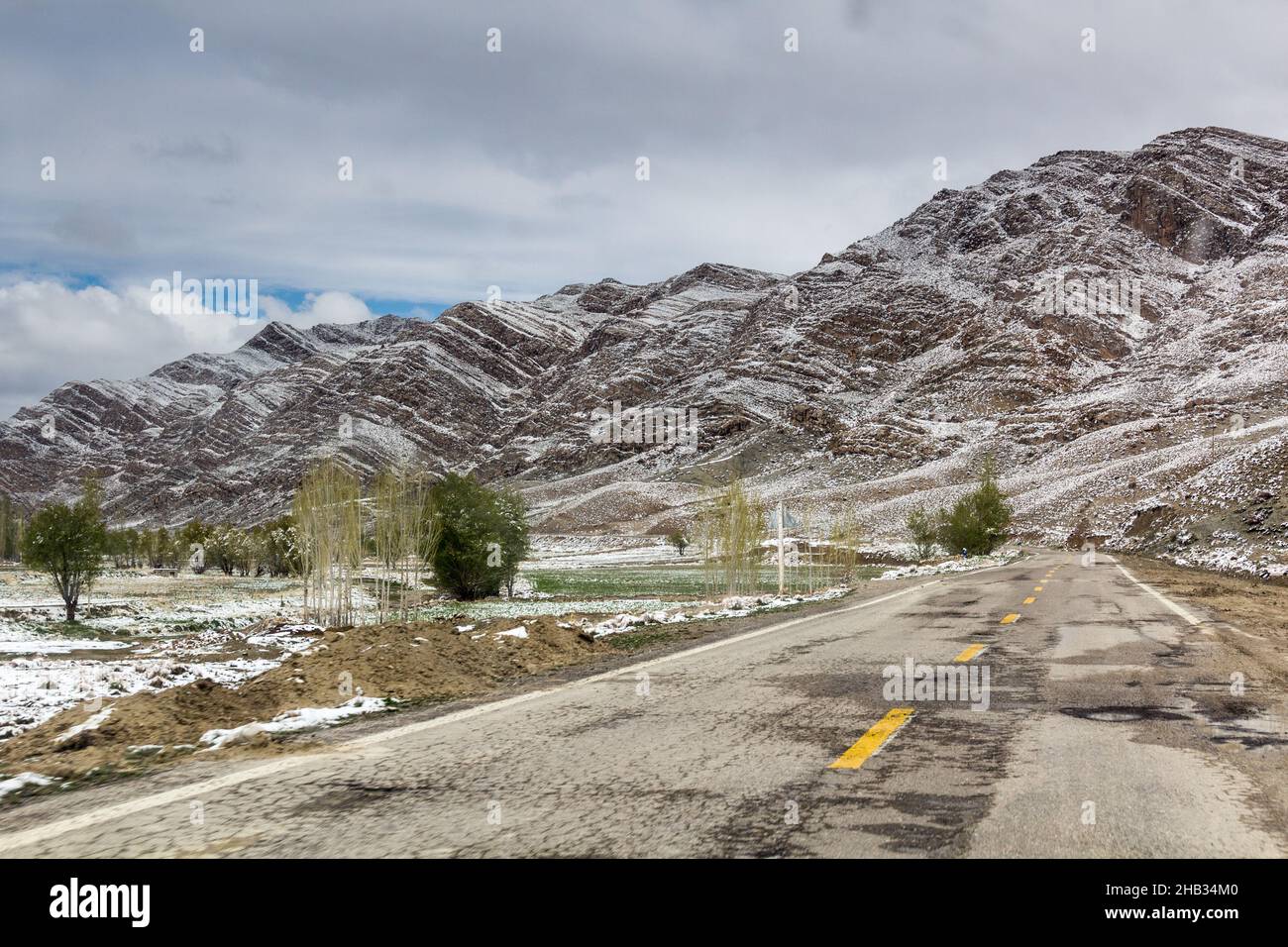 Winter snowy view of Road 875 between Quchan and Bajgiran, Iran Stock ...