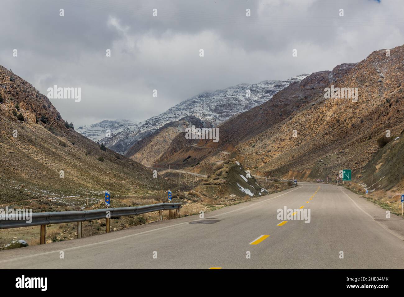 Winter snowy view of Road 875 between Quchan and Bajgiran, Iran Stock ...