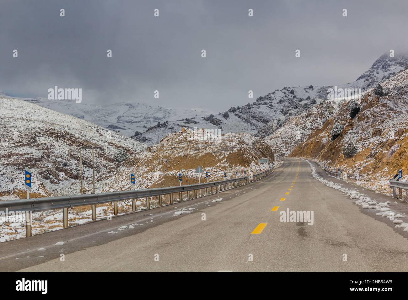 Winter snowy view of Road 875 between Quchan and Bajgiran, Iran Stock ...