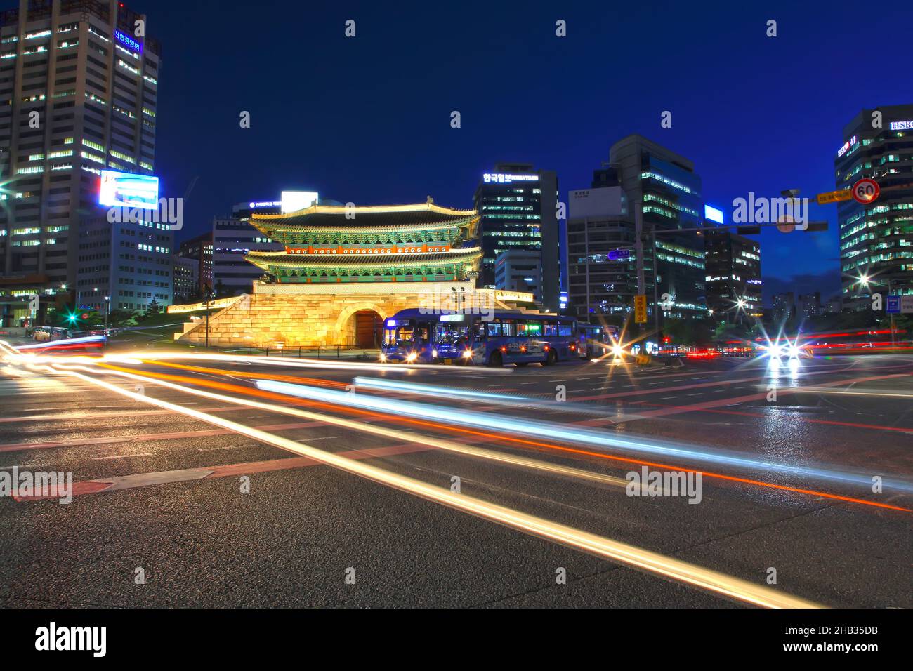 Korea seoul sungnyemun south gate hi-res stock photography and images ...