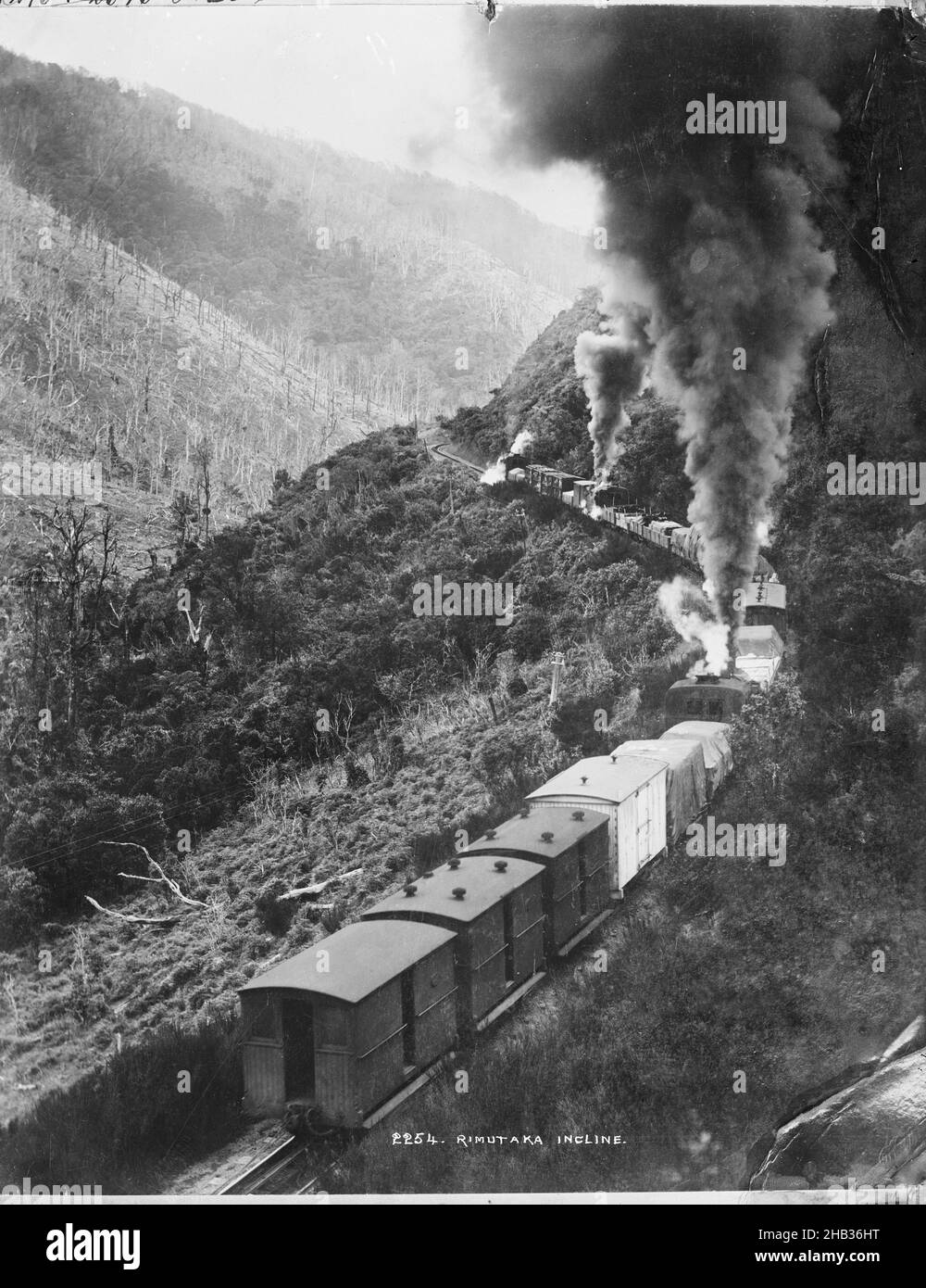 New zealand the rimutaka incline hi-res stock photography and images ...