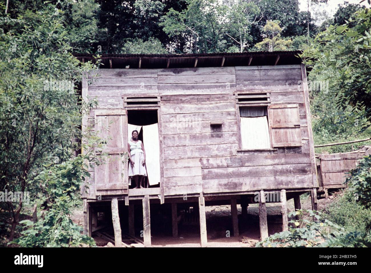 Caribbean shack old woman hi-res stock photography and images - Alamy