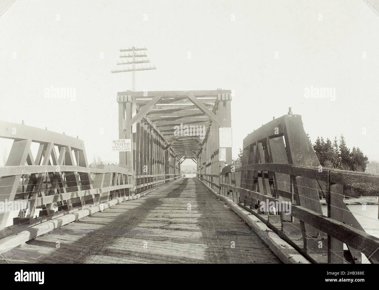 Balclutha traffic bridge hi-res stock photography and images - Alamy
