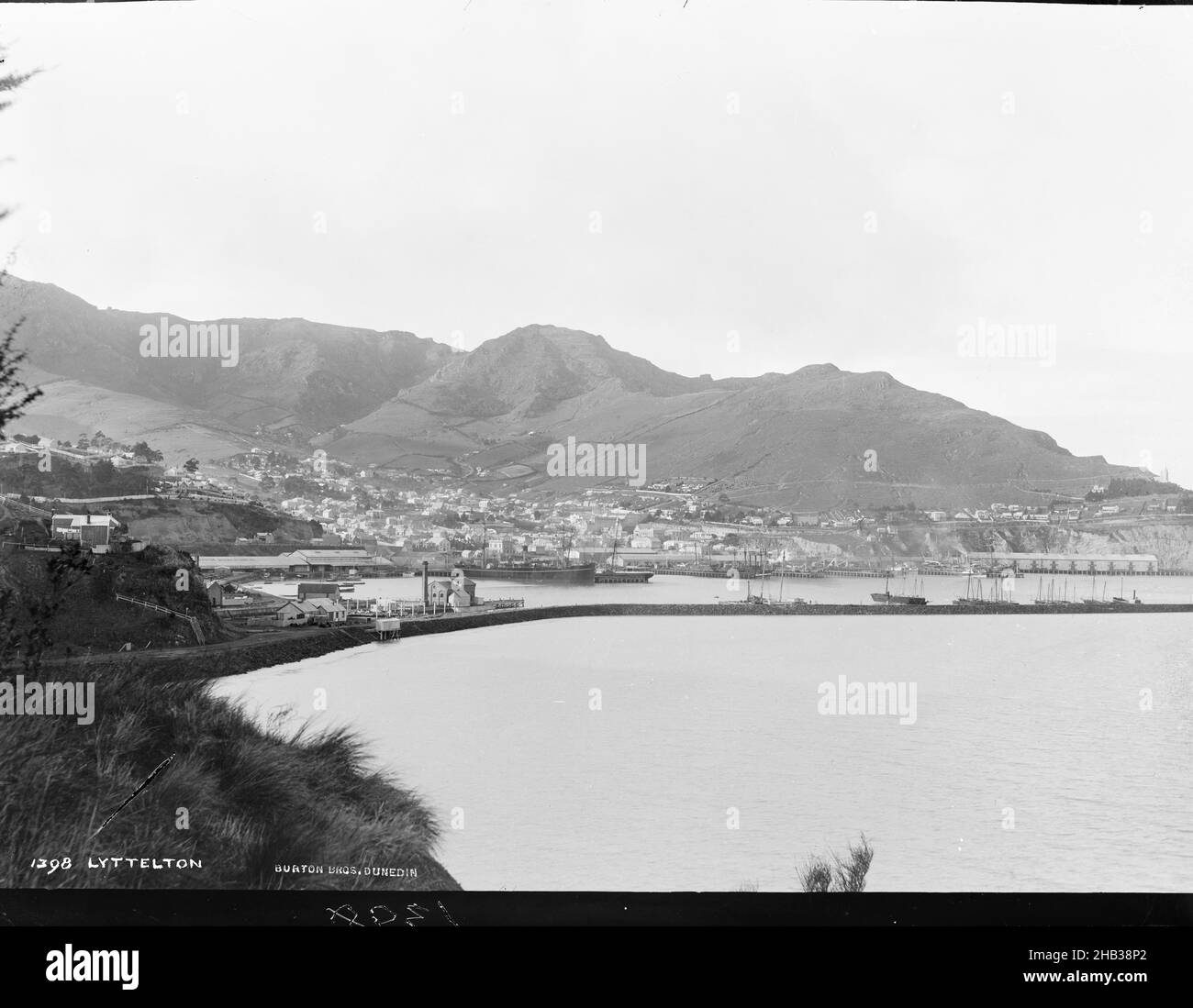Lyttelton, Burton Brothers studio, photography studio, Dunedin, gelatin ...