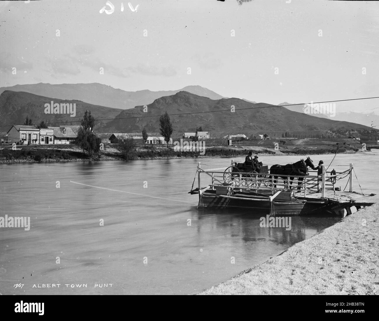 Albert town punt hi-res stock photography and images - Alamy
