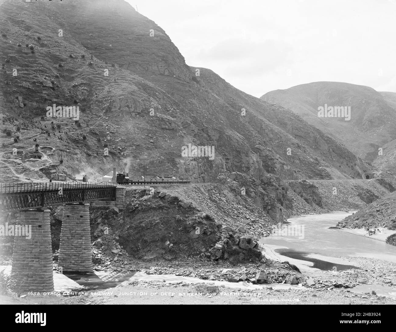 Otago Central Railway, junction of Deep Stream and Taieri River, Burton ...