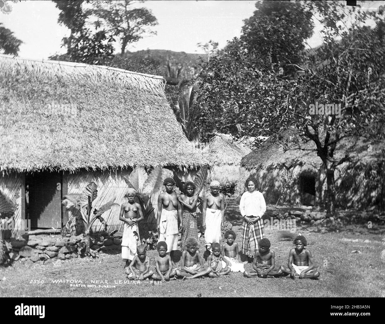 Black white outdoor portrait hi-res stock photography and images - Alamy