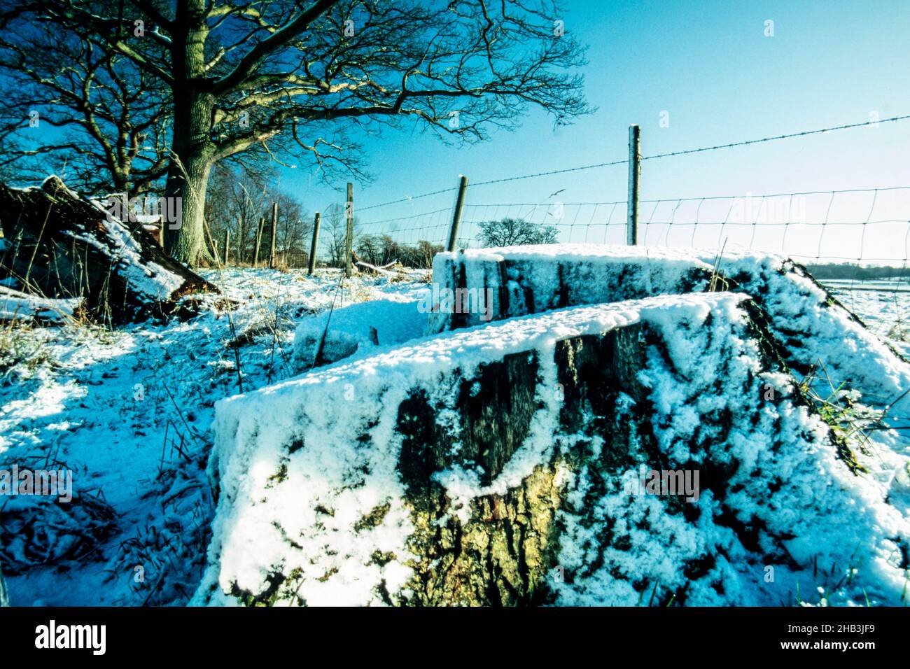 Winter landscape in Kent with a dusting of snow over farmland Stock ...