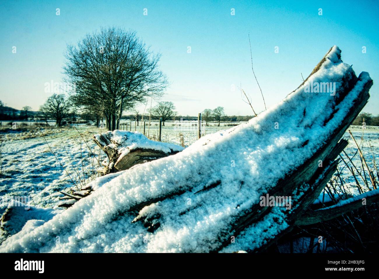 Winter landscape in Kent with a dusting of snow over farmland Stock ...