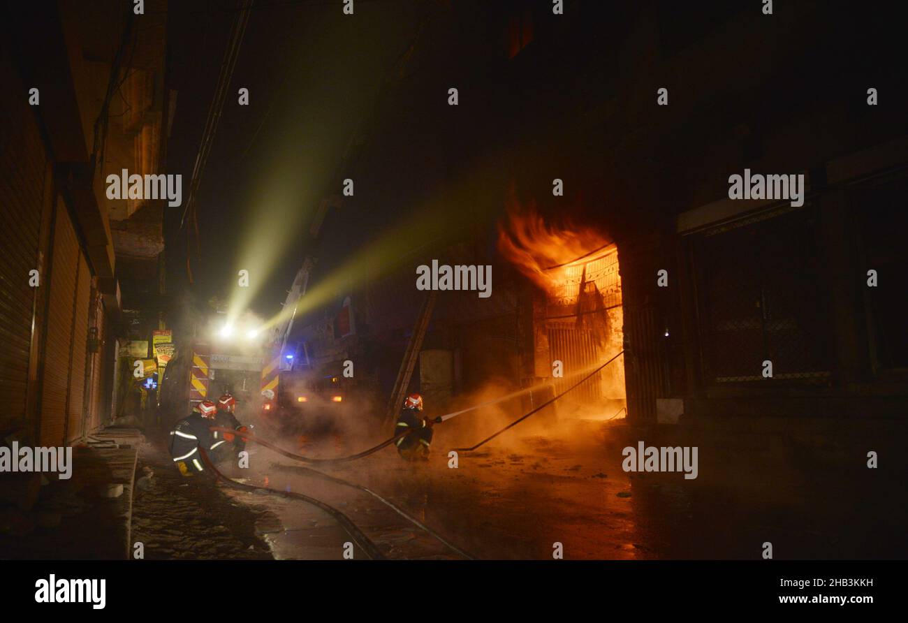 Lahore, Pakistan. 15th Dec, 2021. Pakistani rescue 1122 Firefighters ...