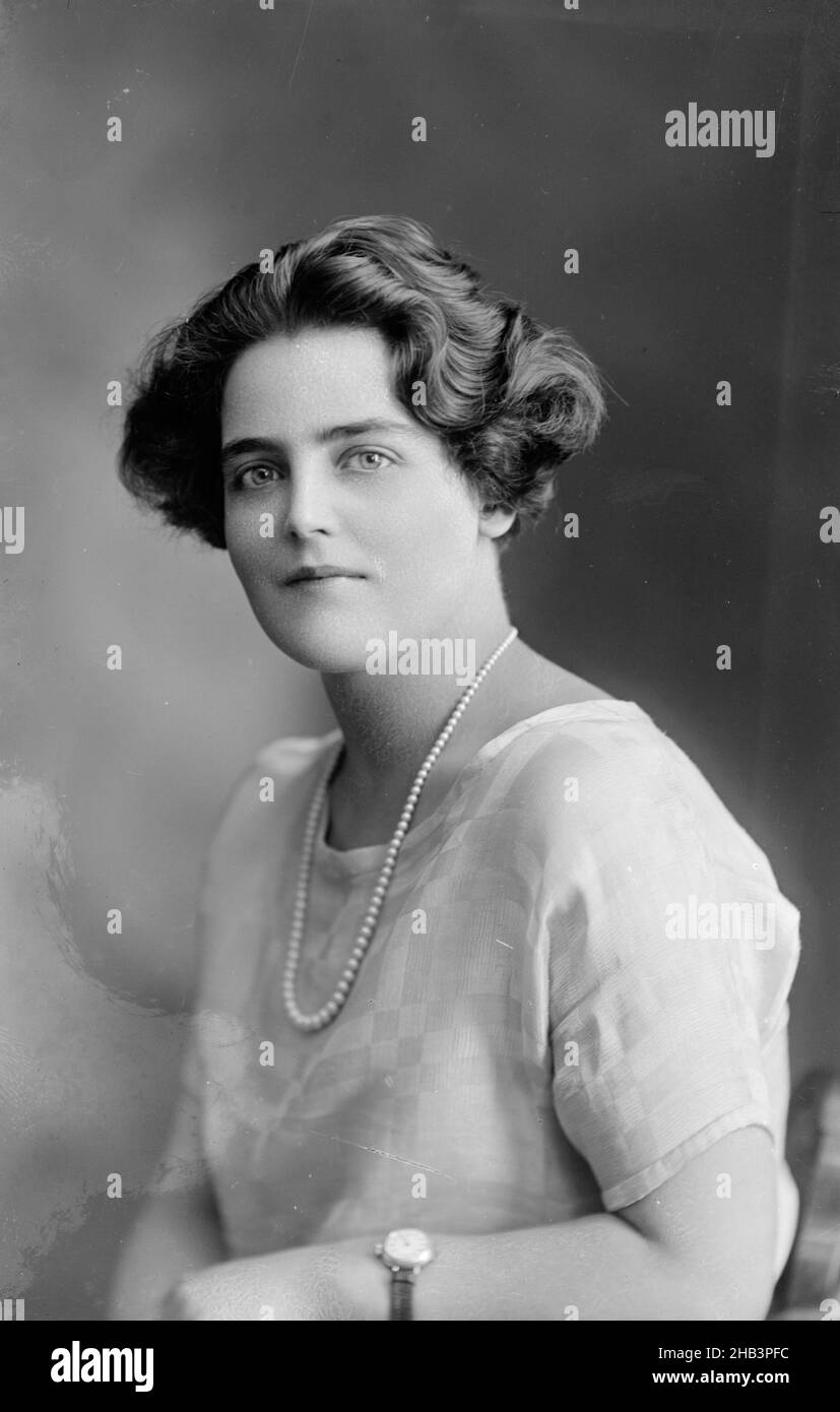 Cameron, Berry & Co, circa 1920, Wellington Stock Photo - Alamy