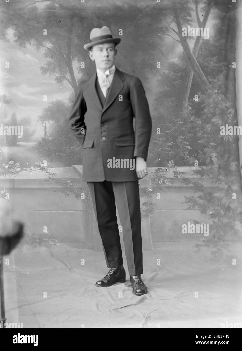 McCall 2 cab, Berry & Co, circa 1920, Wellington Stock Photo - Alamy