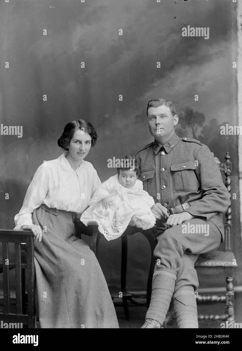 Herbert James Freeman with Marguerita Freeman and baby Zena, Berry & Co ...