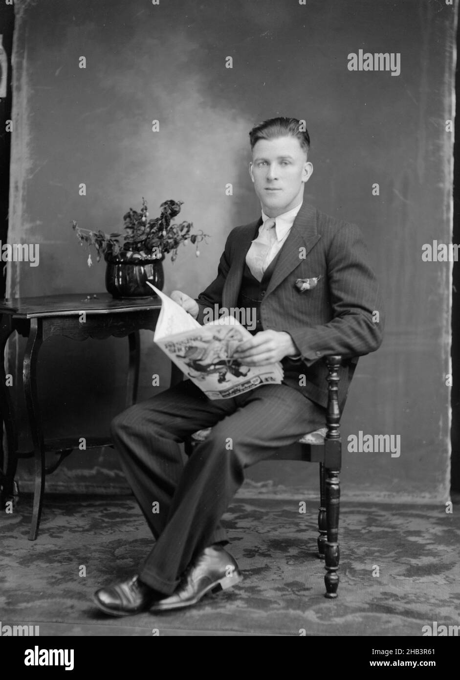 Mr lowe 6 pc mr lowe 6 pc hi-res stock photography and images - Alamy