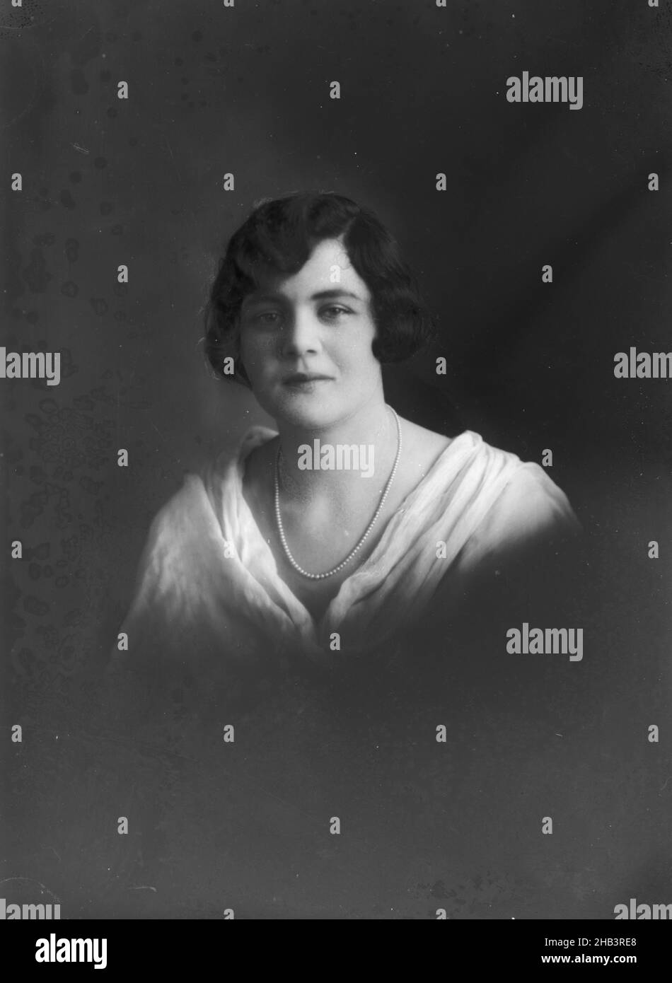 Mrs Bolton Rosemarie, Berry & Co, photography studio, circa 1920 ...
