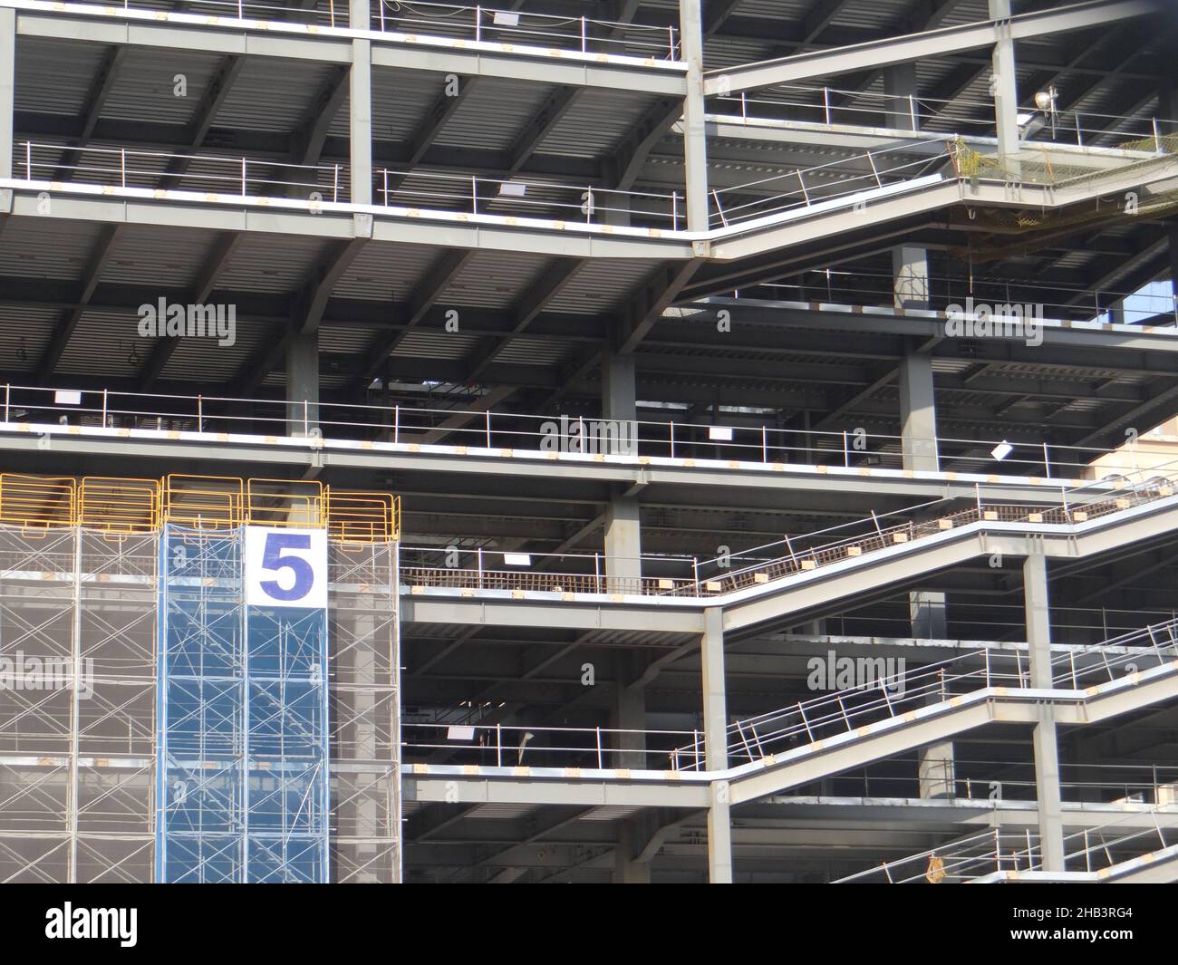 Modern reinforced concrete buildings hi-res stock photography and ...