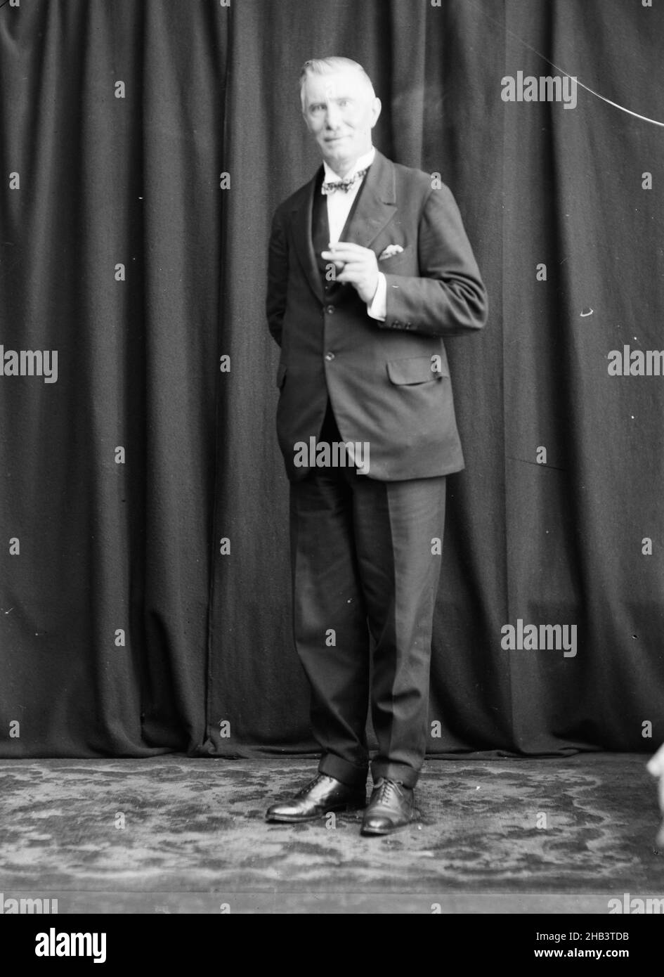 Portrait of a man, Berry & Co, circa 1920, Wellington Stock Photo - Alamy