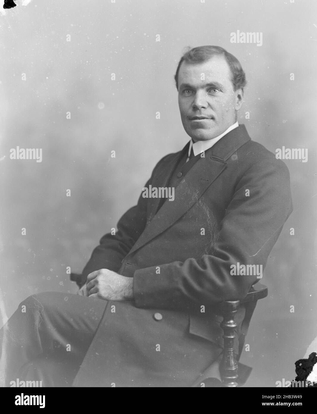 Portrait of an unidentified man, Berry & Co, circa 1920, Wellington ...