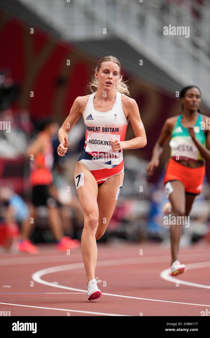 Keely Hodgkinson competing in the 800 meters of the 2020 Tokyo Olympics ...