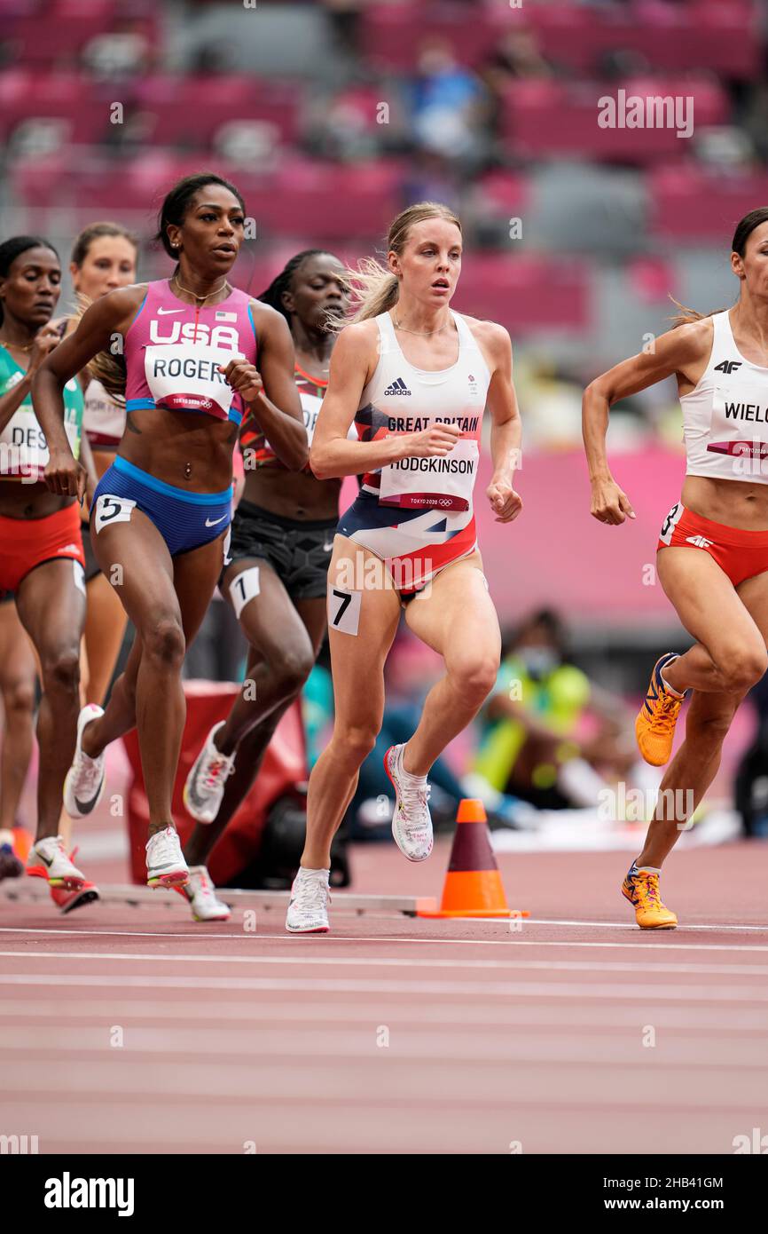 Keely Hodgkinson competing in the 800 meters of the 2020 Tokyo Olympics ...
