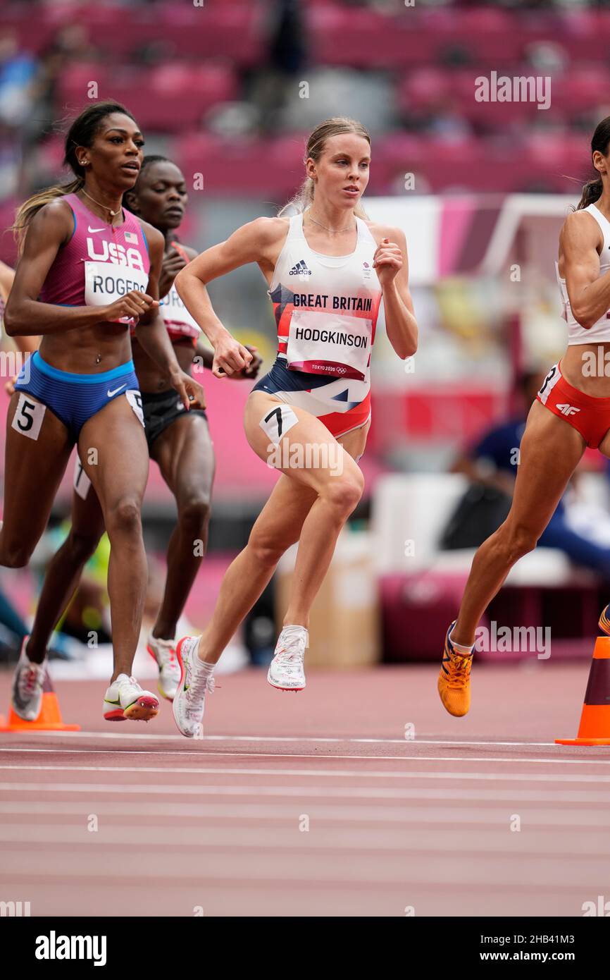 Keely Hodgkinson competing in the 800 meters of the 2020 Tokyo Olympics ...