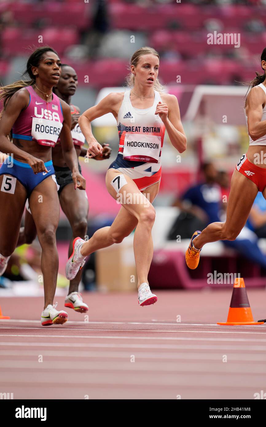Keely Hodgkinson competing in the 800 meters of the 2020 Tokyo Olympics ...