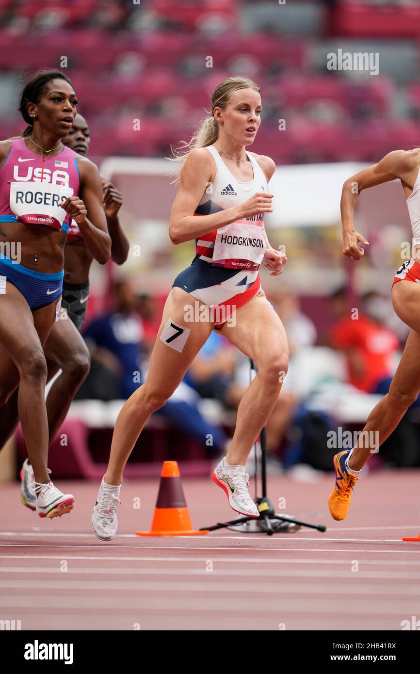 Keely Hodgkinson competing in the 800 meters of the 2020 Tokyo Olympics ...