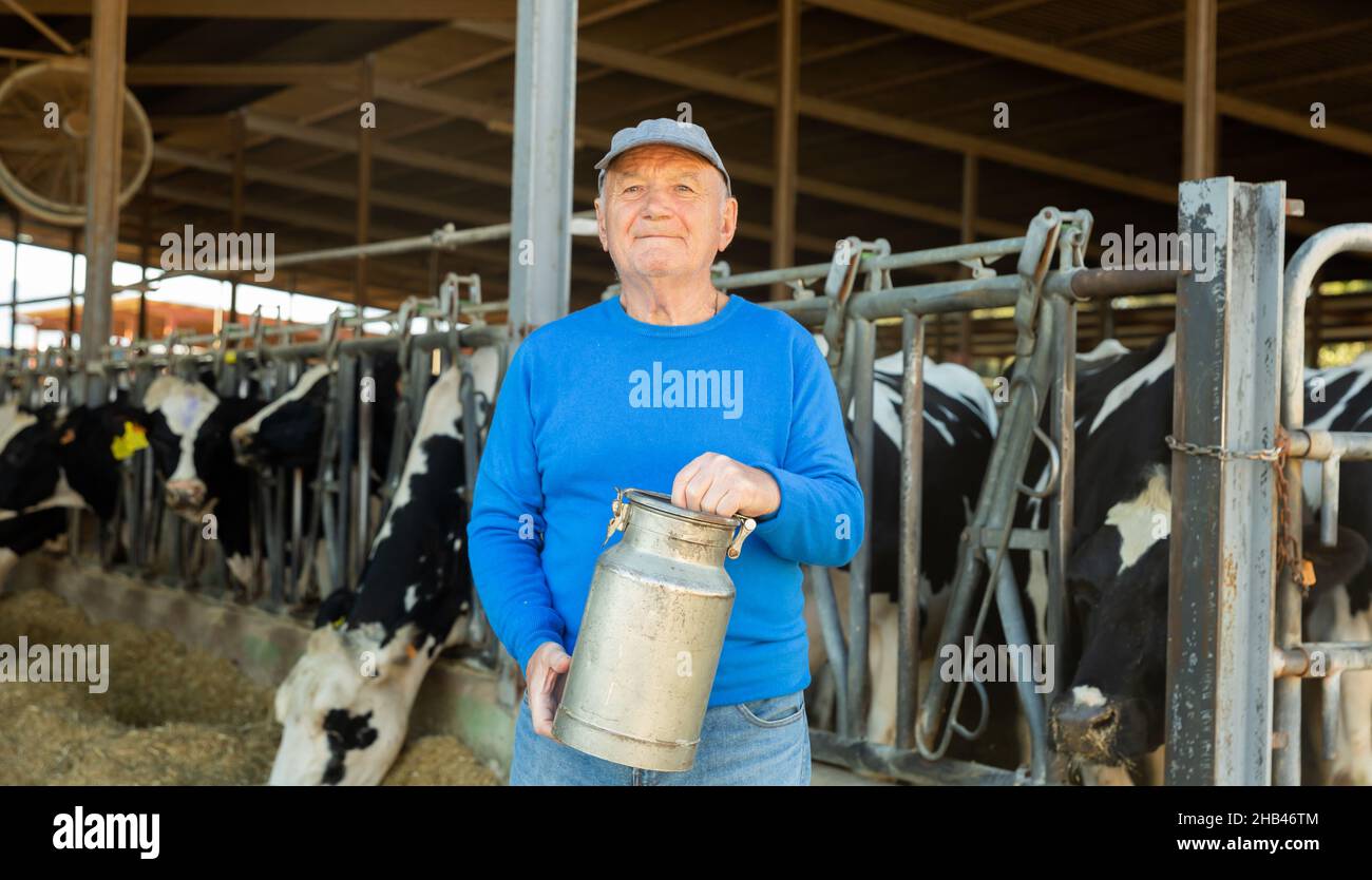 Dairy farmer milk canister hi-res stock photography and images - Alamy
