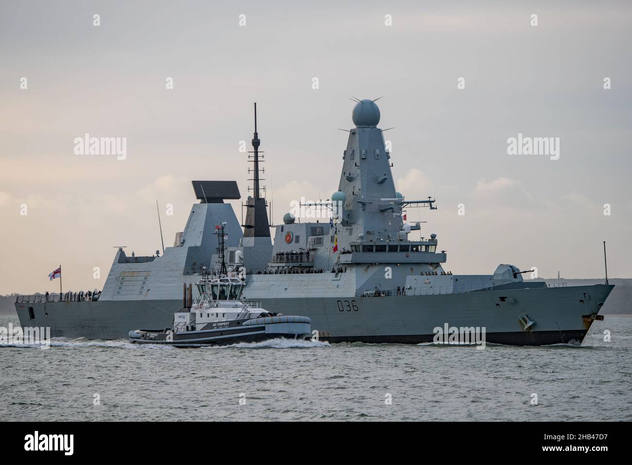 HMS Defender (D36) returned to Portsmouth, UK on 9/12/2021. The air ...