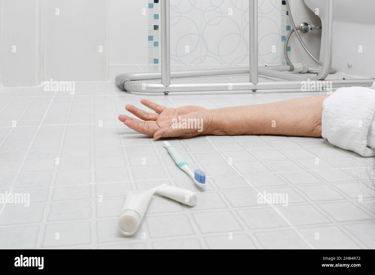 Hospital patient falling down hi-res stock photography and images - Alamy