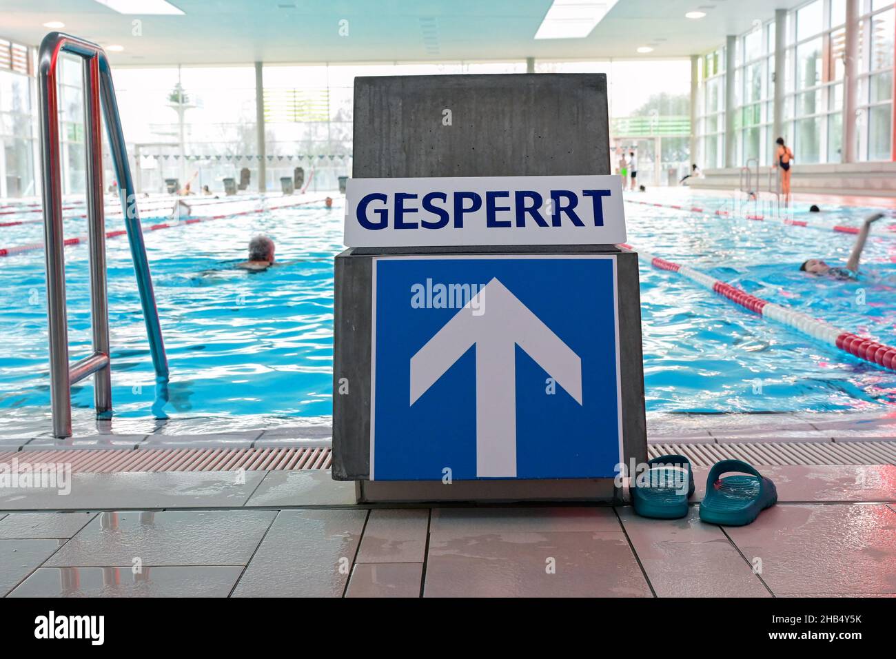 50 meter pool hi-res stock photography and images - Alamy