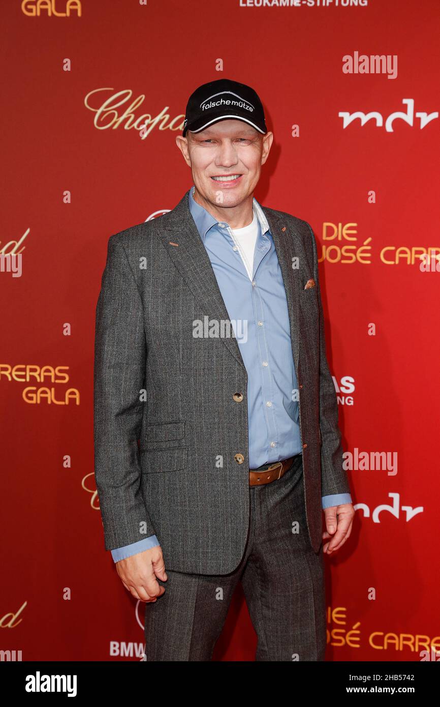 Leipzig, Germany. 16th Dec, 2021. Axel Schulz comes to the 27th José ...