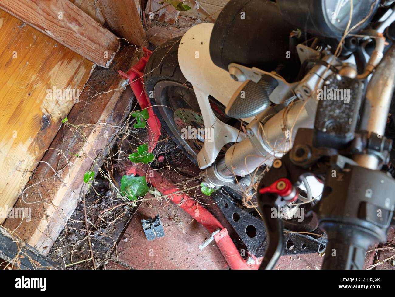 Motorcycle stand garage hi-res stock photography and images - Alamy