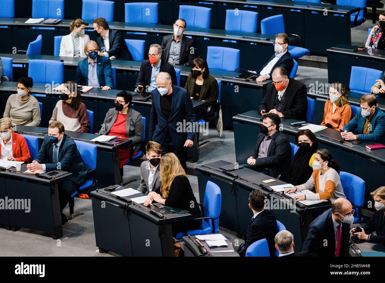Berlin, Germany. 16th Dec, 2021. Members of the 20th Bundestag, the ...