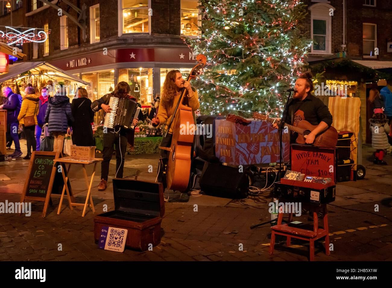 Xmas band hi-res stock photography and images - Alamy