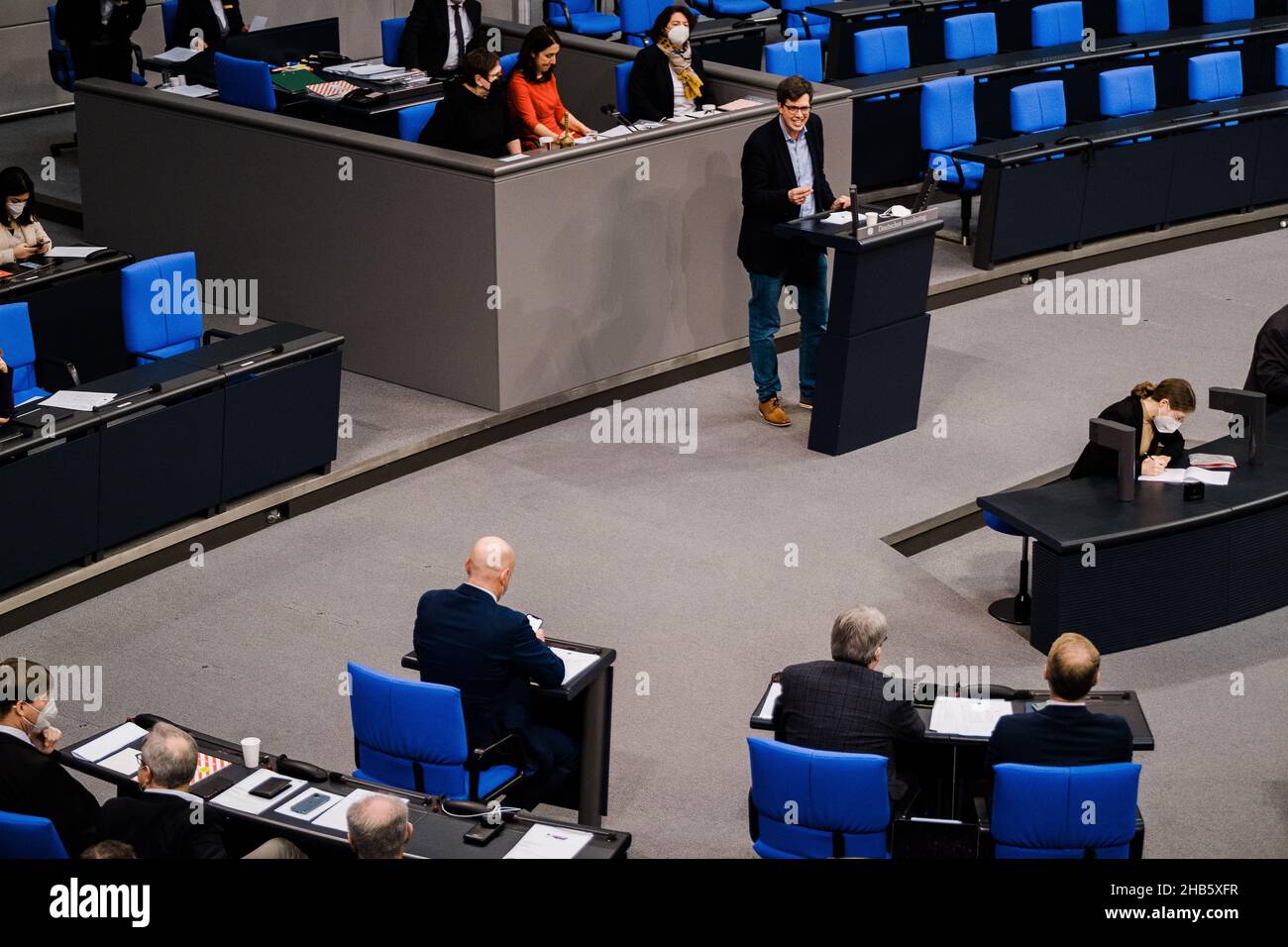Berlin, Germany. 16th Dec, 2021. Members of the 20th Bundestag, the ...