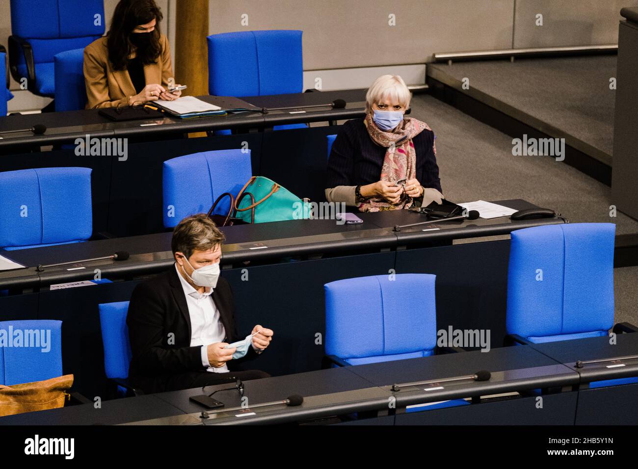 Berlin, Germany. 16th Dec, 2021. Members of the 20th Bundestag, the ...