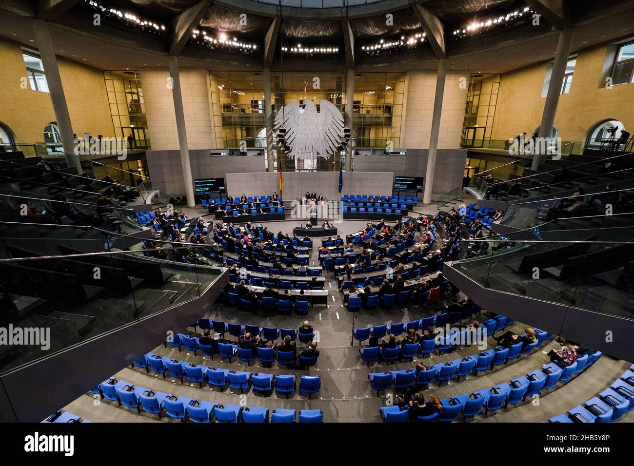 Berlin, Germany. 16th Dec, 2021. Members of the 20th Bundestag, the ...