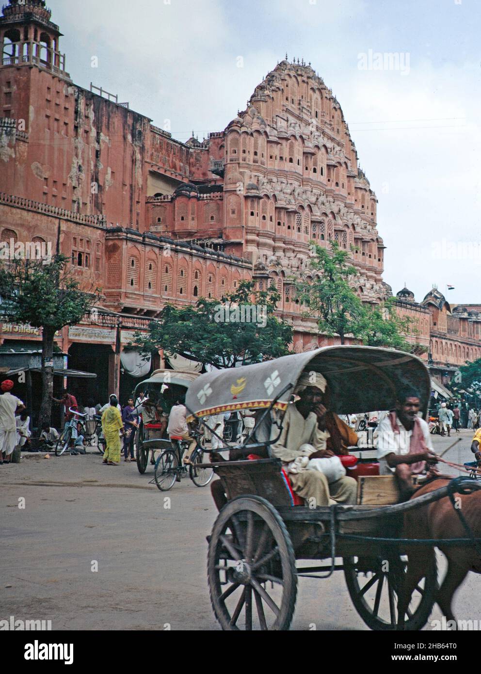 Jaipur street scene with hawa mahal palace hi-res stock photography and ...