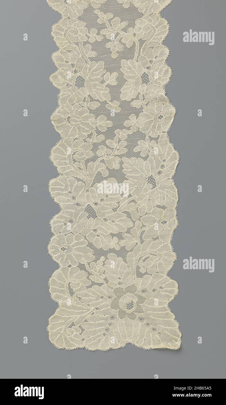 Sash of machine-made lace, Sash of natural-colored machine-made lace ...