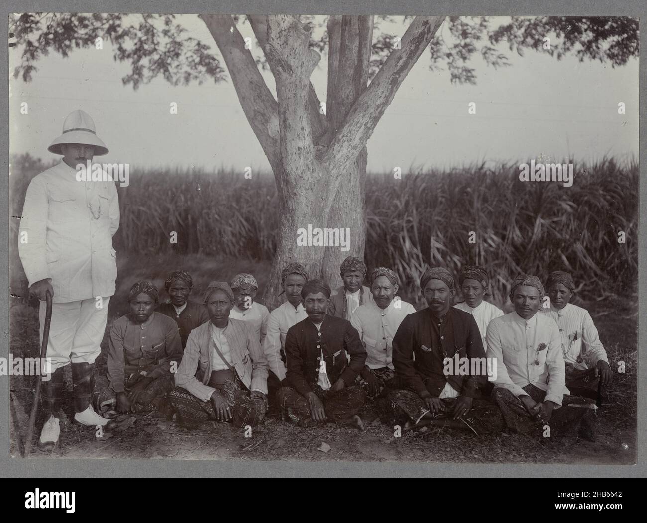 Ground workers hi-res stock photography and images - Alamy